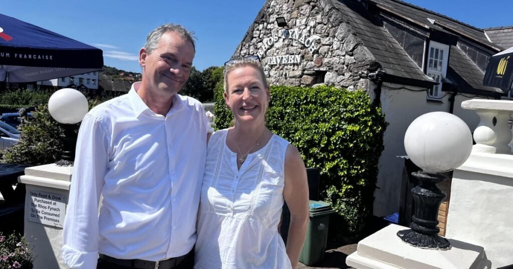 Rhos Fynach invites artists to showcase work on its walls