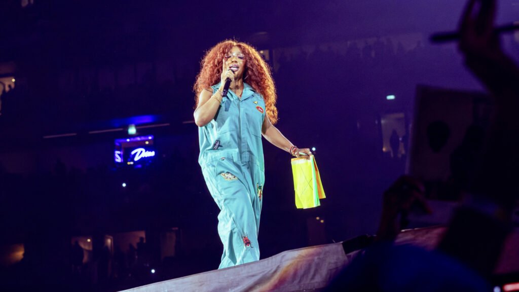 SZA Calls Out White House in Furious Tweet: ‘Rage Baiting Artists for ...